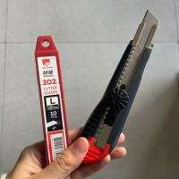 China 18mm Blade Width Drywall Utility Knife Made Of ABS Alloy SK2 Blade For Precise Cutting for sale