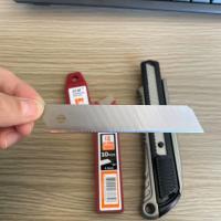 China 0.5 Mm Thickness 18mm Cutter Blades Versatility For Different Cutting Applications for sale