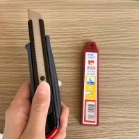 China 0.5mm Thickness Silver 18mm Cutter Blades for and Consistent Industrial Cuts for sale