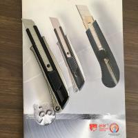 China Black Handle Red Tail Compatibility 18mm Utility Knives For Standard Blades for sale