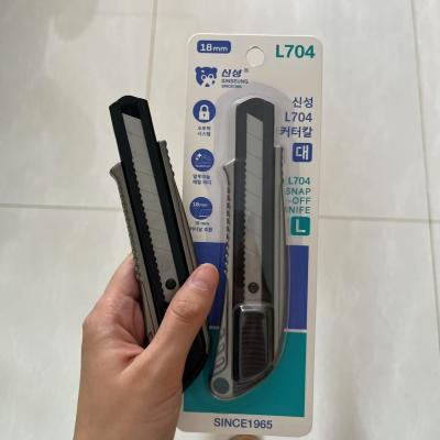 China Convenient 18mm Drywall Utility Knife With 100mm Blade Length And Durable Aluminum SK2 Blade for sale
