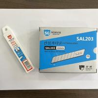 China Accurate Cutting 18mm Cutter Blades 8 Segments for Cuts and Varying Replacement Frequency for sale