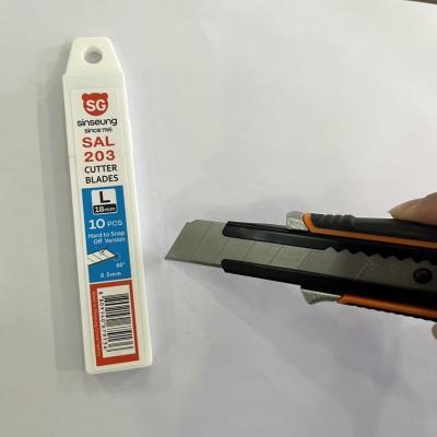 China DIY 18mm Blade Cutters Varies Depending On Replacement Frequency for Your Projects for sale