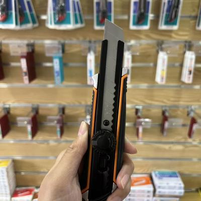 China Safety Features Blade Guard 18mm Utility Knives for sale