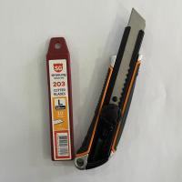 China 18mm Blade Compatible Snap-Off Knife Aluminum Body for Durability and Precision for sale