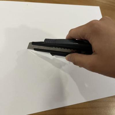 China 18mm Blade Width multifunctional knife with Quick Change Button mechanism providing blade changes and cutting performance for sale