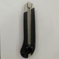 China 25mm Utility Knife with Snap Off Blades and Ergonomic Design for Precision Cutting for sale