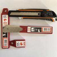 China 60 Degree Angle SK2 18mm Snap Off Blades High Carbon Steel 8 Segments For Precision Cutting for sale