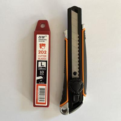 China 8 Segments 18mm Snap Off Blades SK2 High Carbon Steel Cutting Cardboard for sale