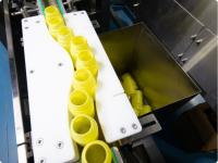 China Robotic Bottle Unscrambler Machine LP-200EH Quick Bottle Size Switch 50-1000ml for sale
