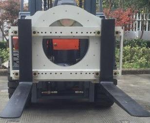 China 3000kg 3500kg Box Forklift Rotator Clamp Forklift Safety Accessories for sale