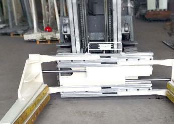 China 2500kg Hydraulic Block Forklift Brick Clamp Concrete for sale