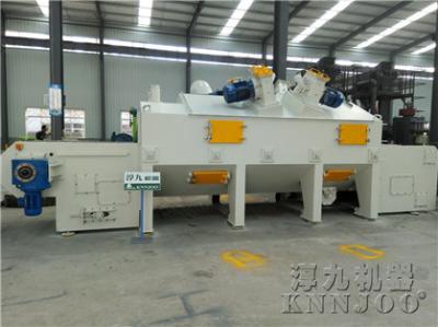 China Pass Through Type 4mm Shot Blast Cleaning Machine For Cleaning Cast Iron for sale
