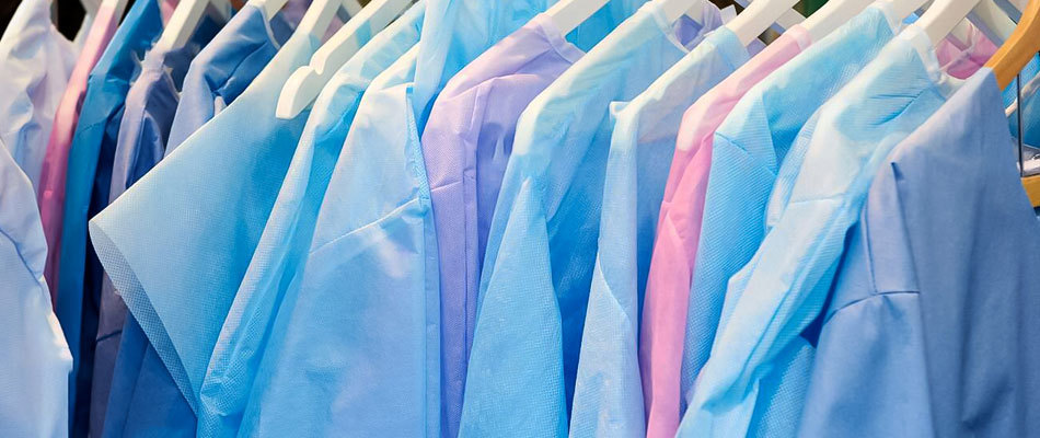 The differences between surgical gowns and isolation gowns