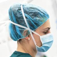 China EO Sterilized Disposable Surgical Mask with BFE ≥ 99% and Comfortable Head-mounted Design for Medical Use for sale