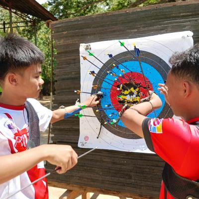 China Youth Carbon Arrows 4mm 6mm ID Fletched Ready to Shoot for Compound Recurve Bow for sale