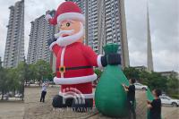 China Giant Santa Claus 26Ft Inflatable Christmas Decorations Outdoor Air Blown Greeting Model For Christmas / Party / Xmas for sale
