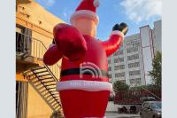 China Giant Inflatable Santa Claus With A Gift Bag Christmas Decorations Outdoor for sale