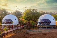 China Outdoor Glamping Eco Hotel Transparent Waterproof Dome House Desert Geodesic Tent for sale