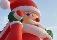 China Outdoor Xmas Giant Inflatable Santa Claus With Blower For Christmas Decorations for sale