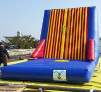 China Factory Wholesale Commercial Outdoor Sport Game Adults Inflatable Sticky Wall Game Inflatable Jumping Bouncy Castle for sale
