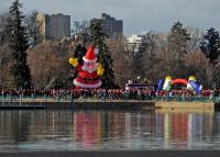 China Large Commercial Santa Claus Inflatable Advertising Products For Promotion 10 m for sale