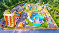 China Outdoor Amusement Giant Inflatable Land Water Park Hand Printing for sale