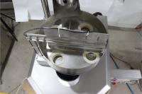 China 350 KG Nuts Packing Machine with Measuring Cup 3-sides Sealing Bag and Heat Sealing Form for sale