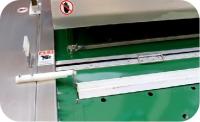 China YF-1000 Automatic Vacuum Sealing Machine for Continuous Food Packaging and Preservation for sale