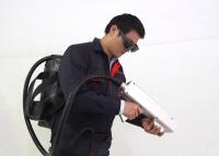 China 100W BackPack MOPA Fiber Laser Rust Removal Machine for Cleaning Graffiti for sale