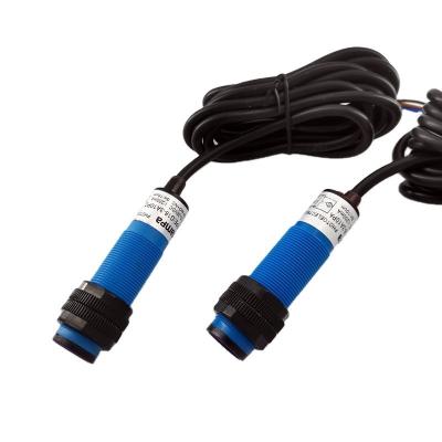China G18 4-wire DC10-30V PNP NO+NC 0-10cm Detection Distance Diffused Type Photoelectric Sensor for sale