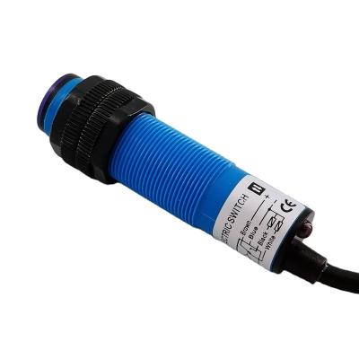 China Photoelectric Switch G18 3-wire 10-30VDC PNP NO 10cm Detection Distance Diffused Type Photoelectric Sensor for sale