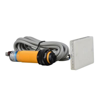 China E3F-R2NK  E3F-R2N1 N2 PI Band Reflector Feedback Reflective Photoelectric Switch for sale