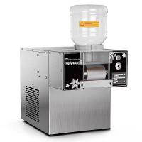 China Hotel Bingsu Snow Ice Machine 19 KG Capacity and Stainless Steel Body for Ice Making for sale