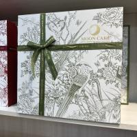 China Custom Size Accepted Paperboard Packaging Magnet Closure Cardboard Foldable Magnetic Gift Box With Logo for sale