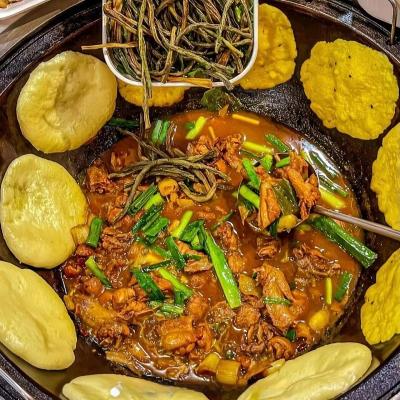China Revolutionize Your Kitchen with Our All-in-one Professional Iron Pot Stew Cookware for sale