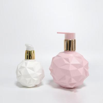 China 120/300ml Diamond Cut Cosmetic Sprayer Bottle Food Grade Plastic Skin Care Lotion Container for sale