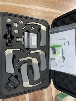 China 3000lux Lithium Battery Video Laryngoscope 1600x1200 Camera Resolution 5 Blades for sale