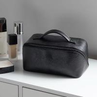 China Women's Large Capacity Portable Luxury Makeup Bags 2025 New Silver Waterproof Toiletry Travel Daily Organizer Cosmetic Pouch for sale