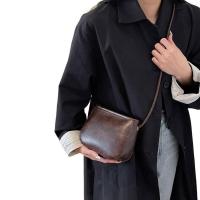 China Trendy Small Bags for Women 2025 New Arrivals Fashionable Versatile Shoulder Crossbody Bag Vintage Bucket Bag Phone Pouch for sale