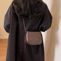China Trendy Small Bags for Women 2025 New Arrivals Fashionable Versatile Shoulder Crossbody Bag Vintage Bucket Bag Phone Pouch for sale