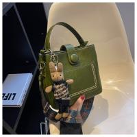 China Retro Luxury Bags for Women 2025 New Korean Style Fashion Shoulder Crossbody Bag Niche Design Tote Bucket Bag with Wider straps for sale