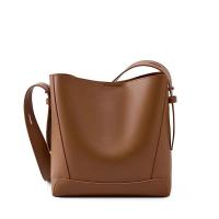 China Women's 2025 New Arrival Luxury-Feel Large-Capacity Bucket Bag Soft PU Leather Versatile Shoulder Crossbody Bag LOGO Available for sale