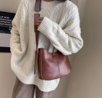 China New Women's Bag Trendy Fashion Crossbody Bags Retro Wide-Strap Shoulder Bucket Bags in Style Wholesale Customizable LOGO for sale