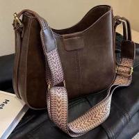 China New Women's Bag Trendy Fashion Crossbody Bags Retro Wide-Strap Shoulder Bucket Bags in Style Wholesale Customizable LOGO for sale