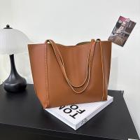 China Custom Trending Overseas-Style Tote Bags for Women New Shoulder PU Leather Bags Fashionable Oversized Sophisticated Tote Bags for sale
