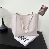 China Custom Trending Overseas-Style Tote Bags for Women New Shoulder PU Leather Bags Fashionable Oversized Sophisticated Tote Bags for sale