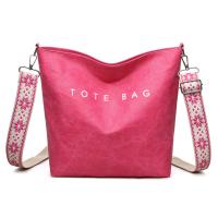 China DuPont Paper Fashion Crossbody Bag for Women New Minimalist Design Commuting Alphabet Shoulder Bag Large Capacity Tyvek Tote Bag for sale