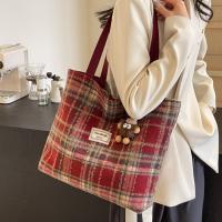 China Colefa Wholesale Autumn Winter Plaid Shoulder Bag High-end Versatile Commuting Plaid Bag Woolen Fabric Quality Hot Sale Tote Bag for sale