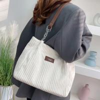 China Colefa High Quality Large Size Gothic Handbag Shoulder Bags Mother Day Utility Chain Velvet Cute Tote Bags for Women Girls for sale